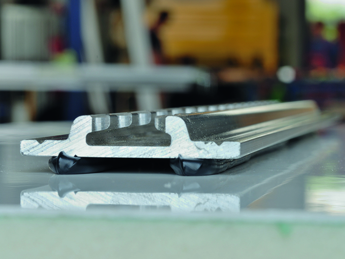 SABA - Metaal lijmen biedt vele voordelen ten opzichte van traditionele ...